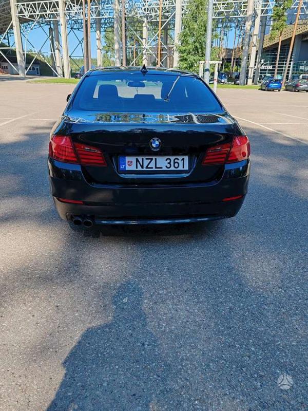 Black BMW 520 2011 in Druskininkai, with an engine capacity of 2.00 L and mileage of 276 thousand km for 8999 €, photo 8 on AUTOMOTO.COM.LV