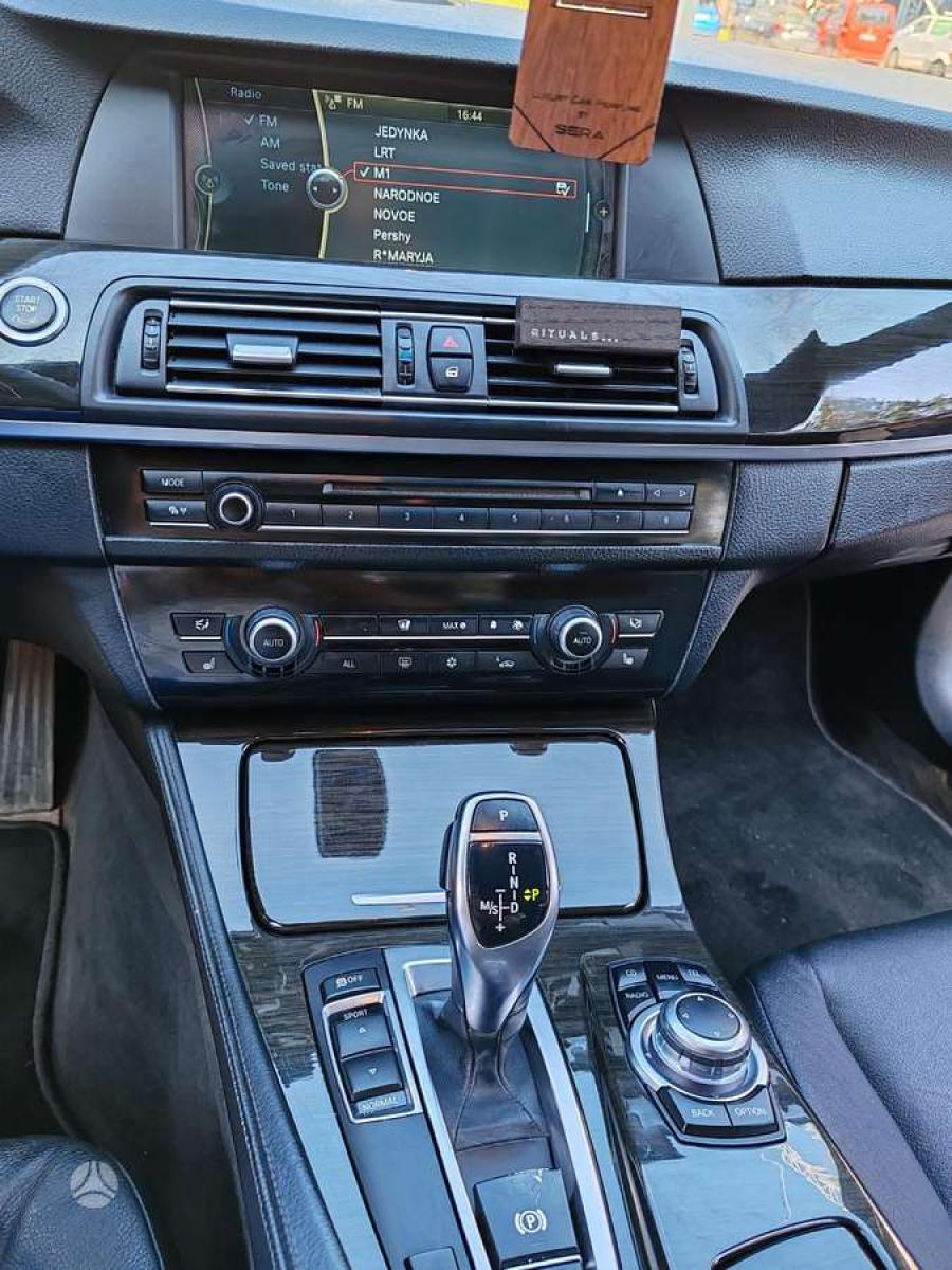 Melns BMW 520 2011 Druskininkai, ar dzinēja tilpumu 2.00 L un nobraukumu 276 tūkst. km par 8999 €, foto 15 vietnē AUTOMOTO.COM.LV
