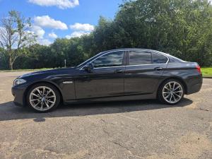 Black BMW 520 2011 in Kaunas, with an engine capacity of 2.00 L and mileage of 262 thousand km for 8300 €, photo 6 on AUTOMOTO.COM.LV