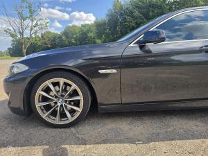 Black BMW 520 2011 in Kaunas, with an engine capacity of 2.00 L and mileage of 262 thousand km for 8300 €, photo 10 on AUTOMOTO.COM.LV