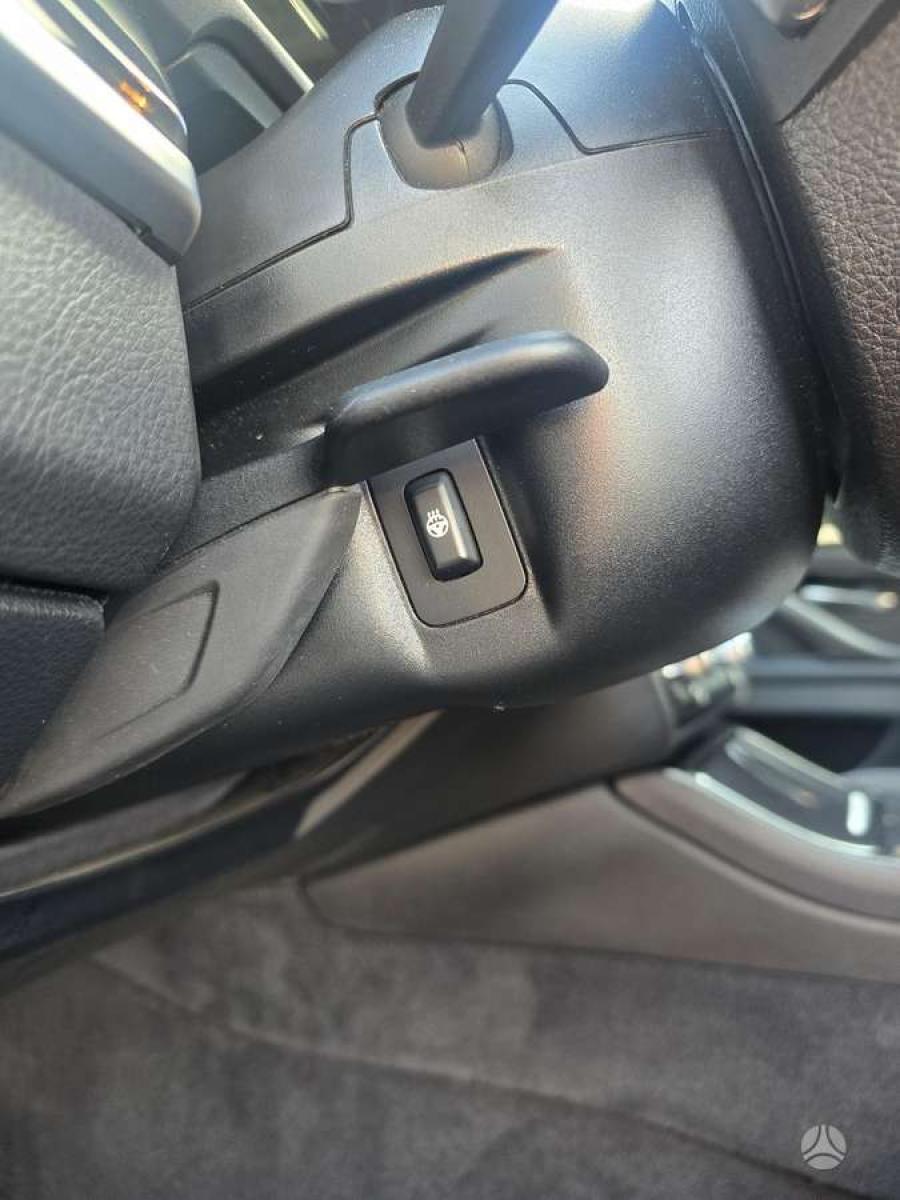 Black BMW 520 2011 in Kaunas, with an engine capacity of 2.00 L and mileage of 262 thousand km for 8300 €, photo 16 on AUTOMOTO.COM.LV