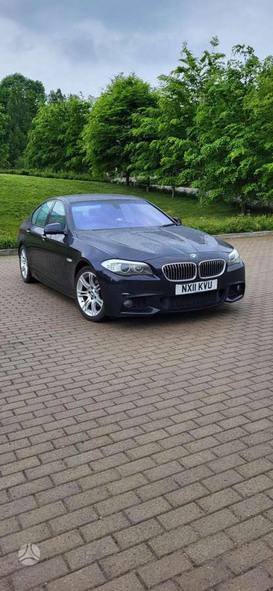 Black BMW 520 2011 in Vilnius, with an engine capacity of 2.00 L and mileage of 233 thousand km for 3900 €, photo 3 on AUTOMOTO.COM.LV