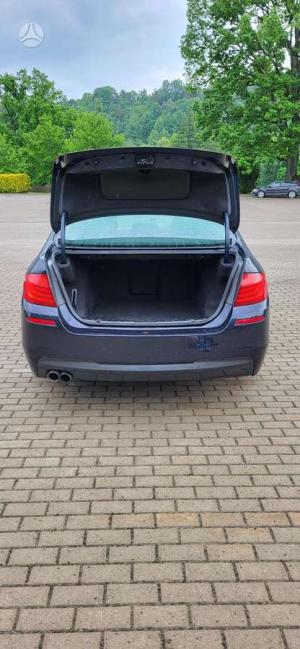 Black BMW 520 2011 in Vilnius, with an engine capacity of 2.00 L and mileage of 233 thousand km for 3900 €, photo 10 on AUTOMOTO.COM.LV