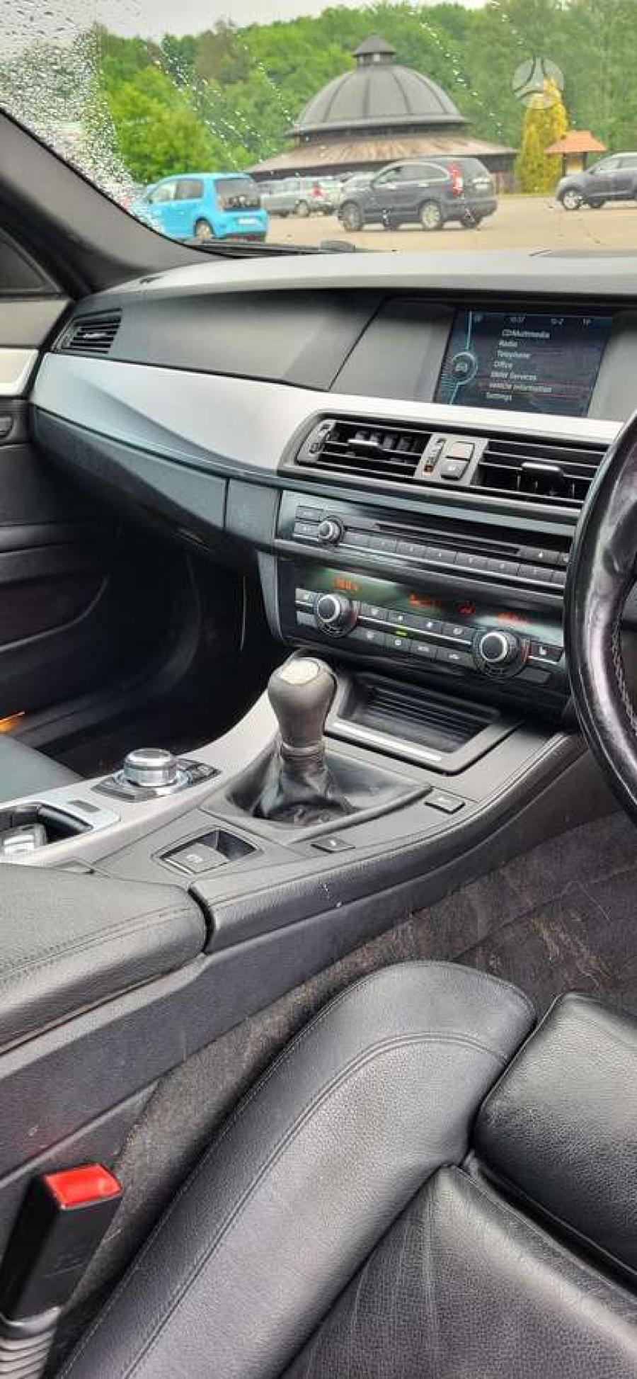 Black BMW 520 2011 in Vilnius, with an engine capacity of 2.00 L and mileage of 233 thousand km for 3900 €, photo 14 on AUTOMOTO.COM.LV