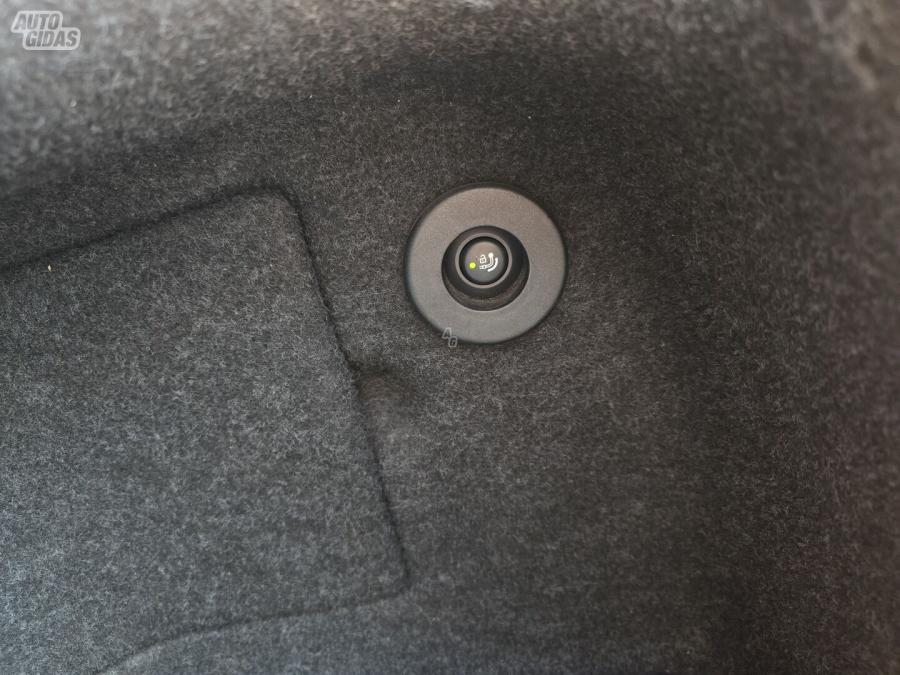 Black BMW 520 2011 in Kaunas, with an engine capacity of 2.00 L and mileage of 262 thousand km for 7700 €, photo 15 on AUTOMOTO.COM.LV