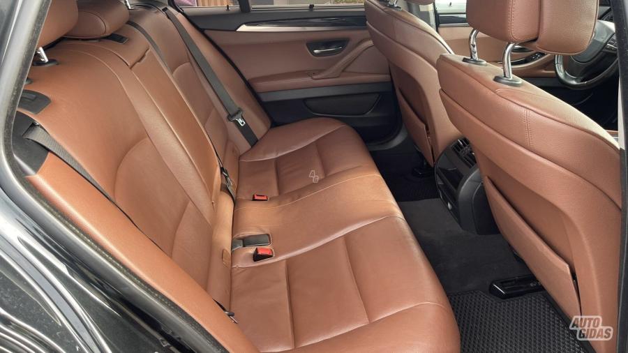 Melns BMW 520 2011 Marijampole, ar dzinēja tilpumu 2.00 L un nobraukumu 330 tūkst. km par 6990 €, foto 16 vietnē AUTOMOTO.COM.LV