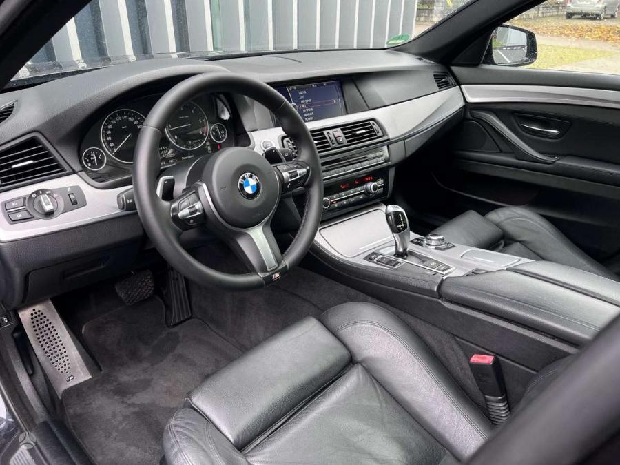 Black BMW 520 2012 in Kaunas, with an engine capacity of 2.00 L and mileage of 300 thousand km for 10500 €, photo 8 on AUTOMOTO.COM.LV