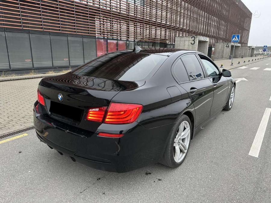 Black BMW 520 2012 in Klaipeda, with an engine capacity of 2.00 L and mileage of 290 thousand km for 9000 €, photo 11 on AUTOMOTO.COM.LV