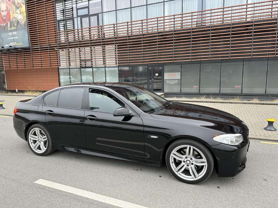Black BMW 520 2012 in Klaipeda, with an engine capacity of 2.00 L and mileage of 290 thousand km for 9000 €, photo 15 on AUTOMOTO.COM.LV