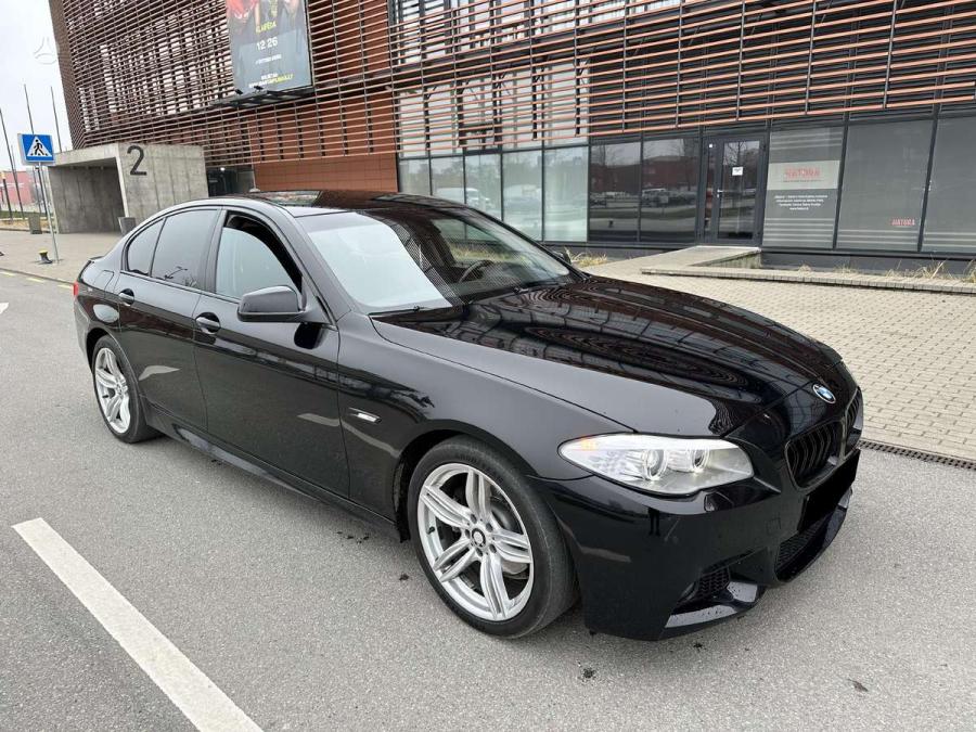 Black BMW 520 2012 in Klaipeda, with an engine capacity of 2.00 L and mileage of 290 thousand km for 9000 €, photo 16 on AUTOMOTO.COM.LV