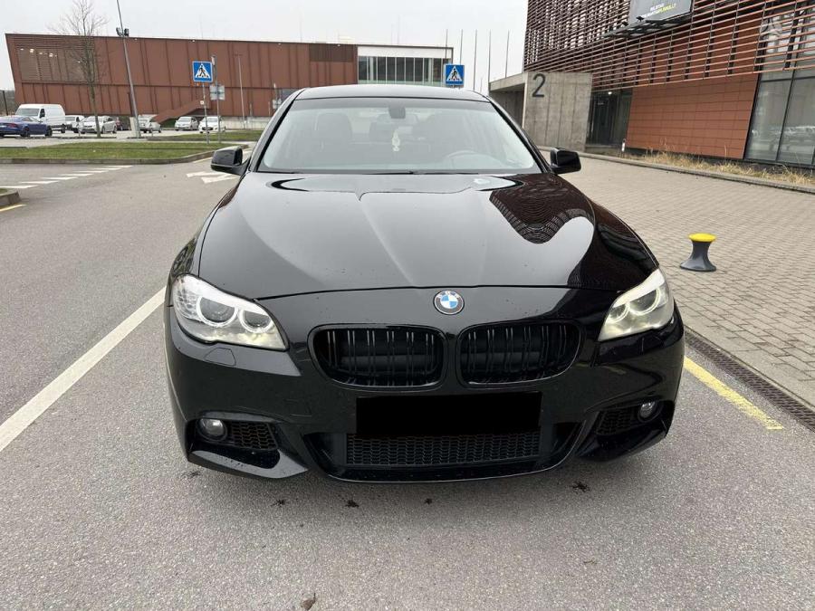 Black BMW 520 2012 in Klaipeda, with an engine capacity of 2.00 L and mileage of 290 thousand km for 9000 €, photo 19 on AUTOMOTO.COM.LV
