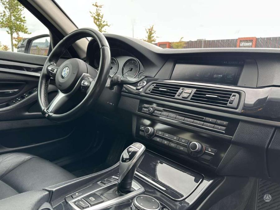 Black BMW 520 2012 in Klaipeda, with an engine capacity of 2.00 L and mileage of 290 thousand km for 9000 €, photo 24 on AUTOMOTO.COM.LV