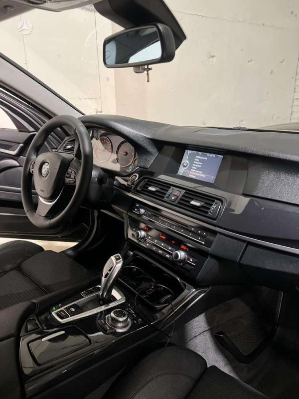 Melns BMW 520 2012 Klaipėda, ar dzinēja tilpumu 2.00 L un nobraukumu 282 tūkst. km par 8999 €, foto 2 vietnē AUTOMOTO.COM.LV