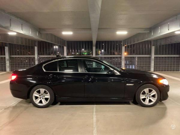 Melns BMW 520 2012 Kauņa, ar dzinēja tilpumu 2.00 L un nobraukumu 310 tūkst. km par 10450 €, foto 4 vietnē AUTOMOTO.COM.LV
