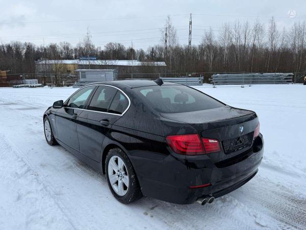 Black BMW 520 2012 in Kaunas, with an engine capacity of 2.00 L and mileage of 311 thousand km for 9800 €, photo 1 on AUTOMOTO.COM.LV
