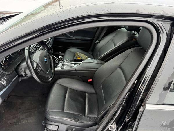 Black BMW 520 2012 in Kaunas, with an engine capacity of 2.00 L and mileage of 311 thousand km for 9800 €, photo 5 on AUTOMOTO.COM.LV