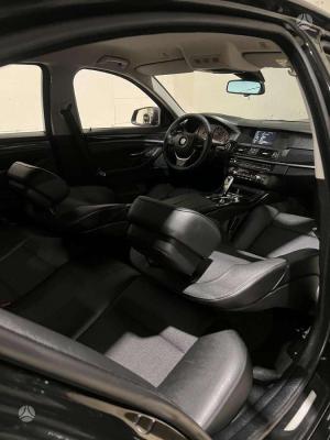Black BMW 520 2012 in Klaipeda, with an engine capacity of 2.00 L and mileage of 282 thousand km for 8999 €, photo 7 on AUTOMOTO.COM.LV