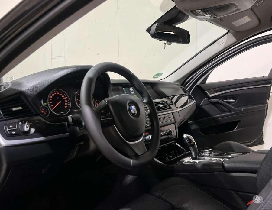 Black BMW 520 2012 in Klaipeda, with an engine capacity of 2.00 L and mileage of 282 thousand km for 8999 €, photo 11 on AUTOMOTO.COM.LV