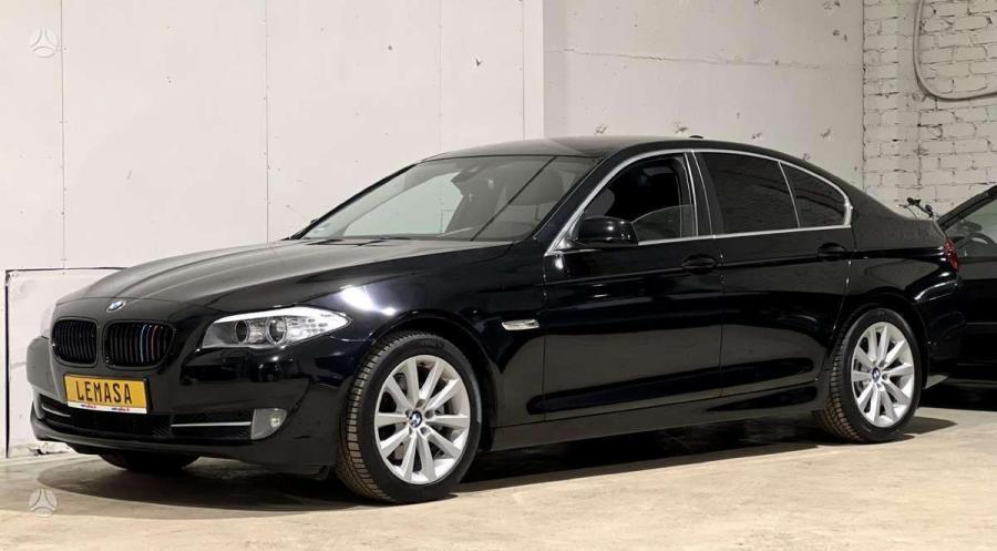 Black BMW 520 2012 in Klaipeda, with an engine capacity of 2.00 L and mileage of 282 thousand km for 8999 €, photo 12 on AUTOMOTO.COM.LV