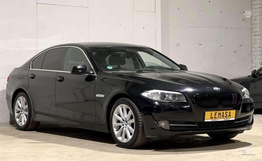 Black BMW 520 2012 in Klaipeda, with an engine capacity of 2.00 L and mileage of 282 thousand km for 8999 €, photo 18 on AUTOMOTO.COM.LV