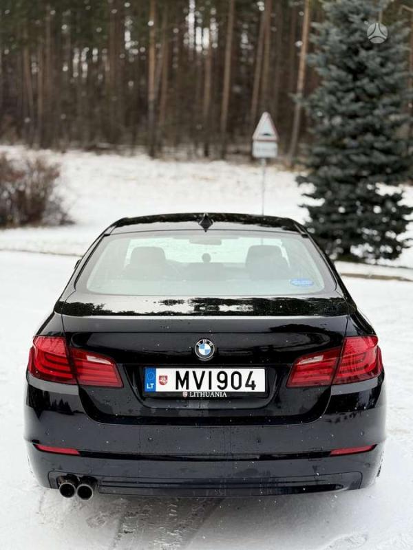 Black BMW 520 2012 in Vilnius, with an engine capacity of 2.00 L and mileage of 291 thousand km for 6300 €, photo 5 on AUTOMOTO.COM.LV