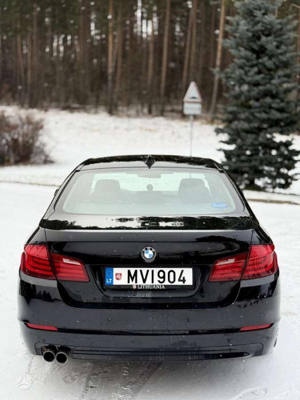 Melns BMW 520 2012 Viļņa, ar dzinēja tilpumu 2.00 L un nobraukumu 291 tūkst. km par 6000 €, foto 4 vietnē AUTOMOTO.COM.LV