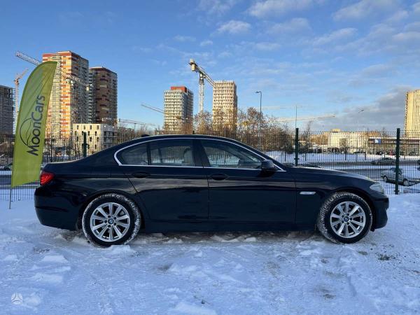 Melns BMW 520 2012 Viļņa, ar dzinēja tilpumu 2.00 L un nobraukumu 384 tūkst. km par 7300 €, foto 9 vietnē AUTOMOTO.COM.LV