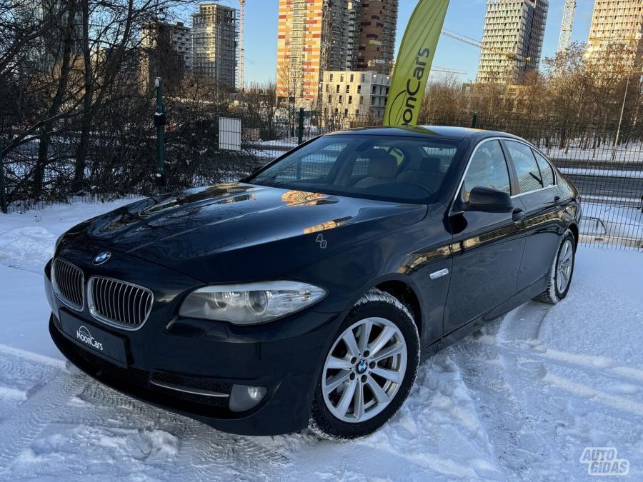 Black BMW 520 2012 in Vilnius, with an engine capacity of 2.00 L and mileage of 384 thousand km for 7300 €, photo 2 on AUTOMOTO.COM.LV