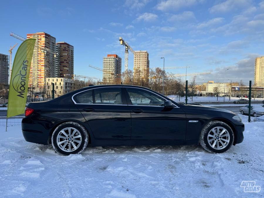 Black BMW 520 2012 in Vilnius, with an engine capacity of 2.00 L and mileage of 384 thousand km for 7300 €, photo 9 on AUTOMOTO.COM.LV