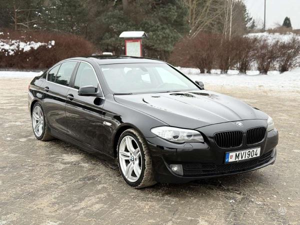 Black BMW 520 2012 in Vilnius, with an engine capacity of 2.00 L and mileage of 298 thousand km for 6800 €, photo 1 on AUTOMOTO.COM.LV