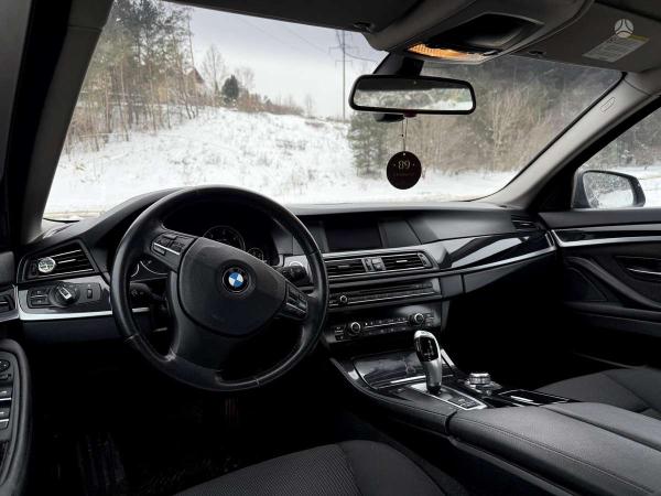 Black BMW 520 2012 in Vilnius, with an engine capacity of 2.00 L and mileage of 298 thousand km for 6800 €, photo 7 on AUTOMOTO.COM.LV