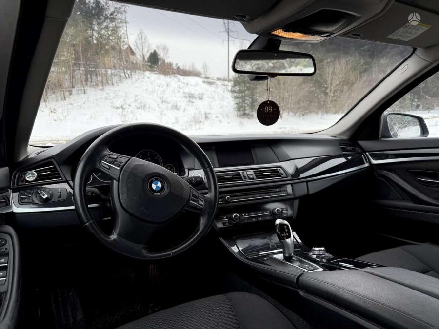 Melns BMW 520 2012 Viļņa, ar dzinēja tilpumu 2.00 L un nobraukumu 298 tūkst. km par 6800 €, foto 7 vietnē AUTOMOTO.COM.LV