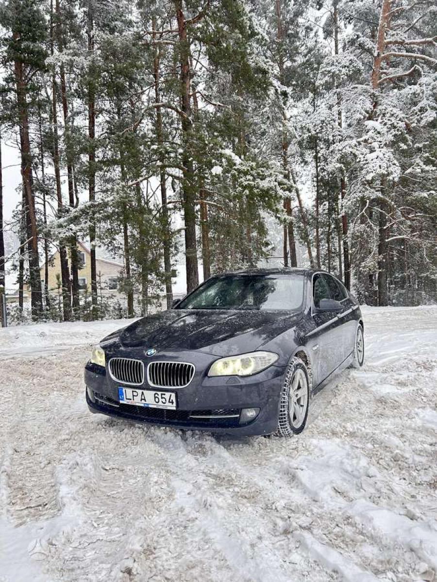 Black BMW 520 2012 in Varena, with an engine capacity of 2.00 L and mileage of 335 thousand km for 8000 €, photo 2 on AUTOMOTO.COM.LV