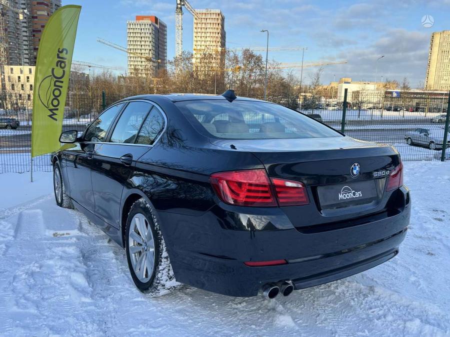 Melns BMW 520 2012 Viļņa, ar dzinēja tilpumu 2.00 L un nobraukumu 384 tūkst. km par 6900 €, foto 7 vietnē AUTOMOTO.COM.LV
