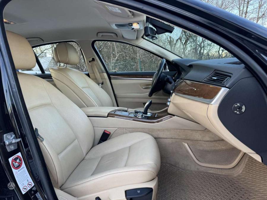 Melns BMW 520 2012 Viļņa, ar dzinēja tilpumu 2.00 L un nobraukumu 384 tūkst. km par 6900 €, foto 12 vietnē AUTOMOTO.COM.LV
