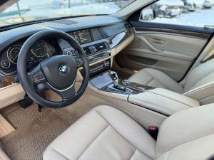 Melns BMW 520 2012 Viļņa, ar dzinēja tilpumu 2.00 L un nobraukumu 384 tūkst. km par 6900 €, foto 16 vietnē AUTOMOTO.COM.LV