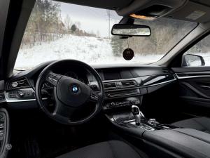 Black BMW 520 2012 in Vilnius, with an engine capacity of 2.00 L and mileage of 299 thousand km for 6600 €, photo 8 on AUTOMOTO.COM.LV