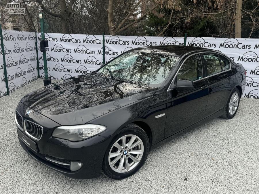 Black BMW 520 2012 in Vilnius, with an engine capacity of 2.00 L and mileage of 384 thousand km for 6800 €, photo 1 on AUTOMOTO.COM.LV