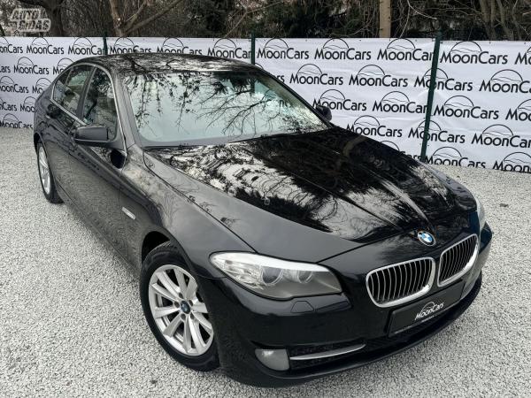 Black BMW 520 2012 in Vilnius, with an engine capacity of 2.00 L and mileage of 384 thousand km for 6800 €, photo 4 on AUTOMOTO.COM.LV