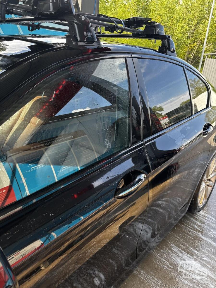 Black BMW 520 2012 in Vilnius, with an engine capacity of 2.00 L and mileage of 230 thousand km for 10000 €, photo 6 on AUTOMOTO.COM.LV