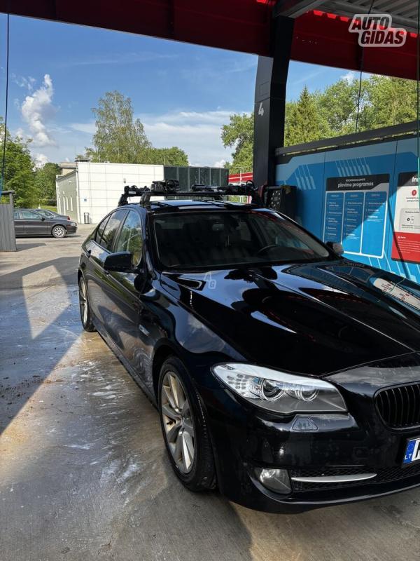 Melns BMW 520 2012 Viļņa, ar dzinēja tilpumu 2.00 L un nobraukumu 230 tūkst. km par 10000 €, foto 7 vietnē AUTOMOTO.COM.LV