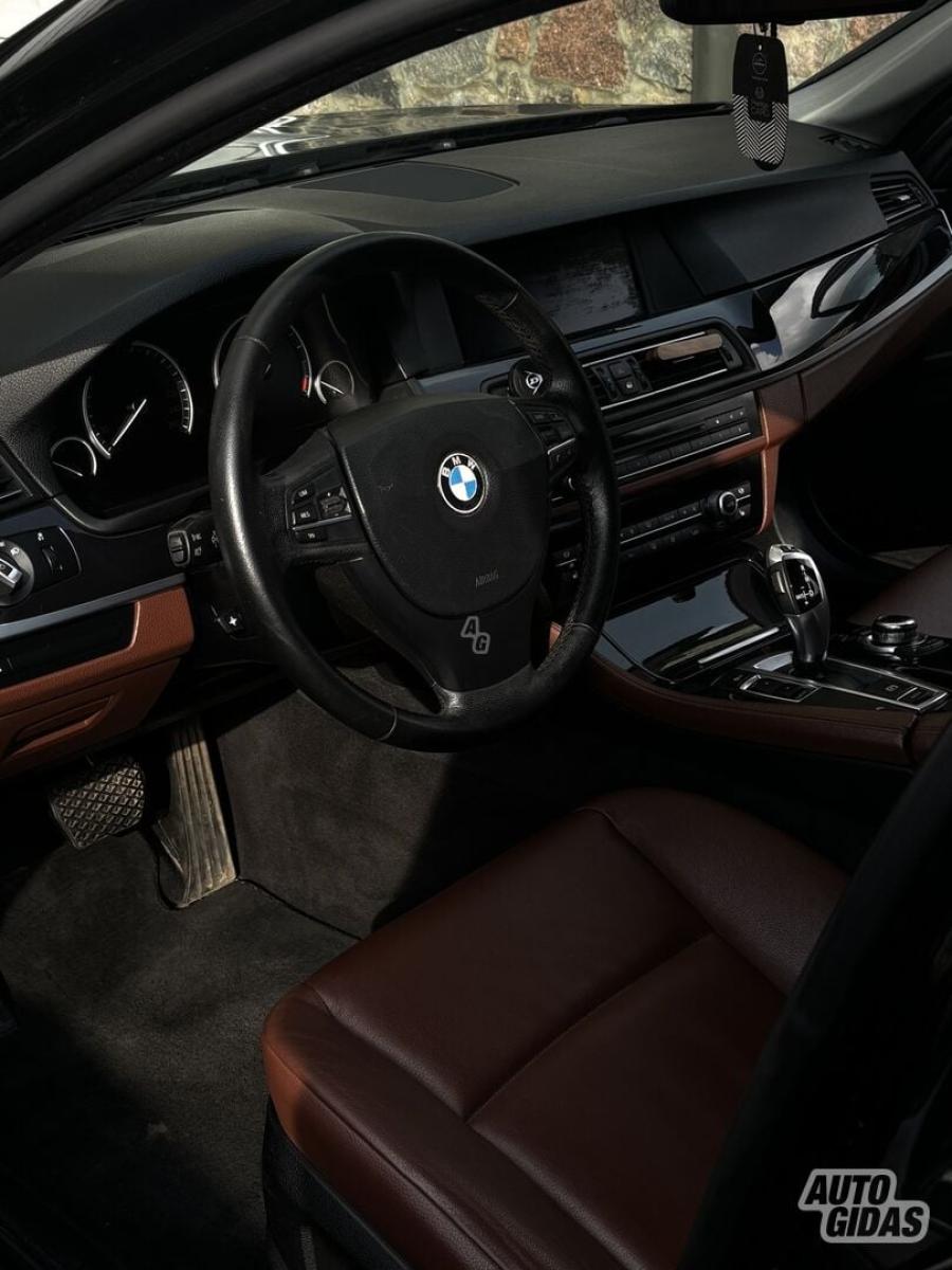 Black BMW 520 2012 in Vilnius, with an engine capacity of 2.00 L and mileage of 230 thousand km for 10000 €, photo 14 on AUTOMOTO.COM.LV