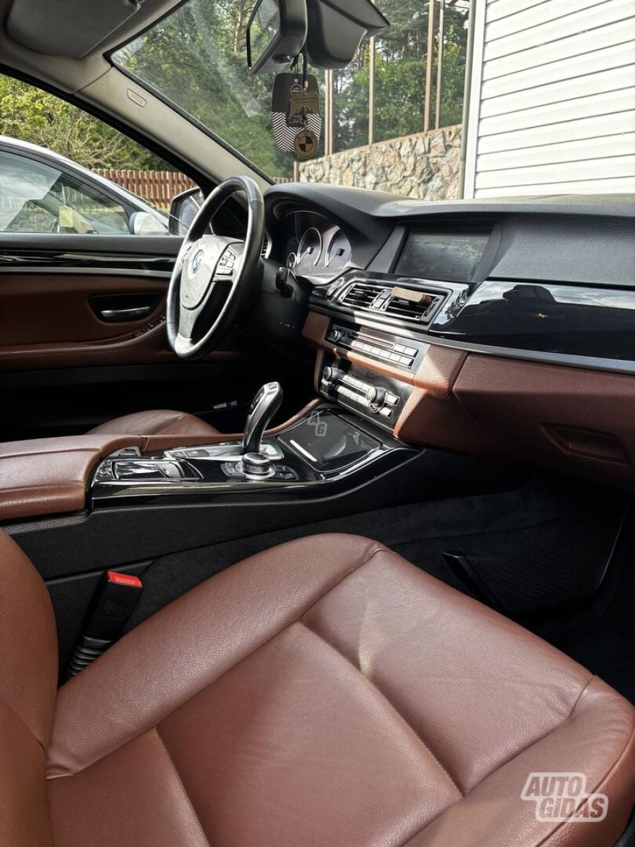 Black BMW 520 2012 in Vilnius, with an engine capacity of 2.00 L and mileage of 230 thousand km for 10000 €, photo 17 on AUTOMOTO.COM.LV