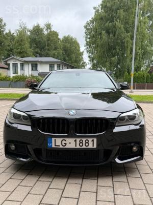 Black BMW 520 2012 in Riga, with an engine capacity of 2.00 L and mileage of 252 thousand km for 10300 €, photo 3 on AUTOMOTO.COM.LV