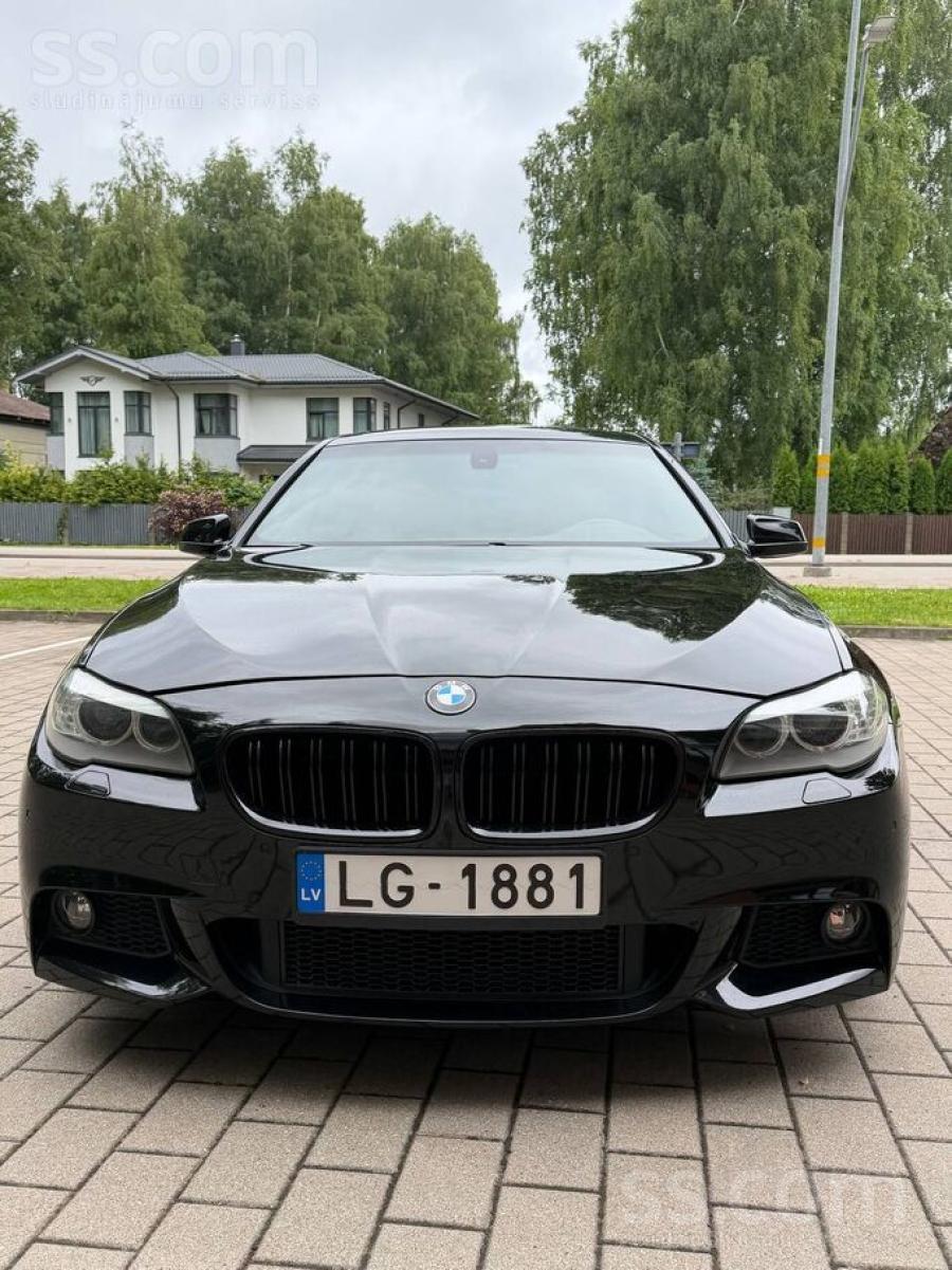 Black BMW 520 2012 in Riga, with an engine capacity of 2.00 L and mileage of 252 thousand km for 10300 €, photo 3 on AUTOMOTO.COM.LV