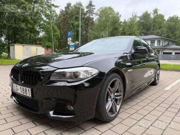 Black BMW 520 2012 in Riga, with an engine capacity of 2.00 L and mileage of 252 thousand km for 10300 €, photo 3 on AUTOMOTO.COM.LV