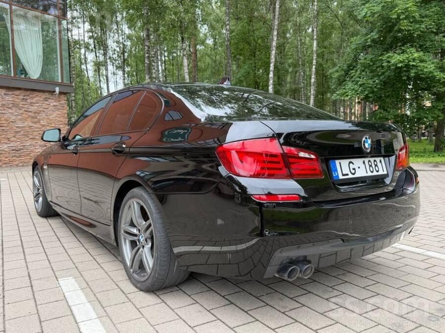 Black BMW 520 2012 in Riga, with an engine capacity of 2.00 L and mileage of 252 thousand km for 10300 €, photo 5 on AUTOMOTO.COM.LV