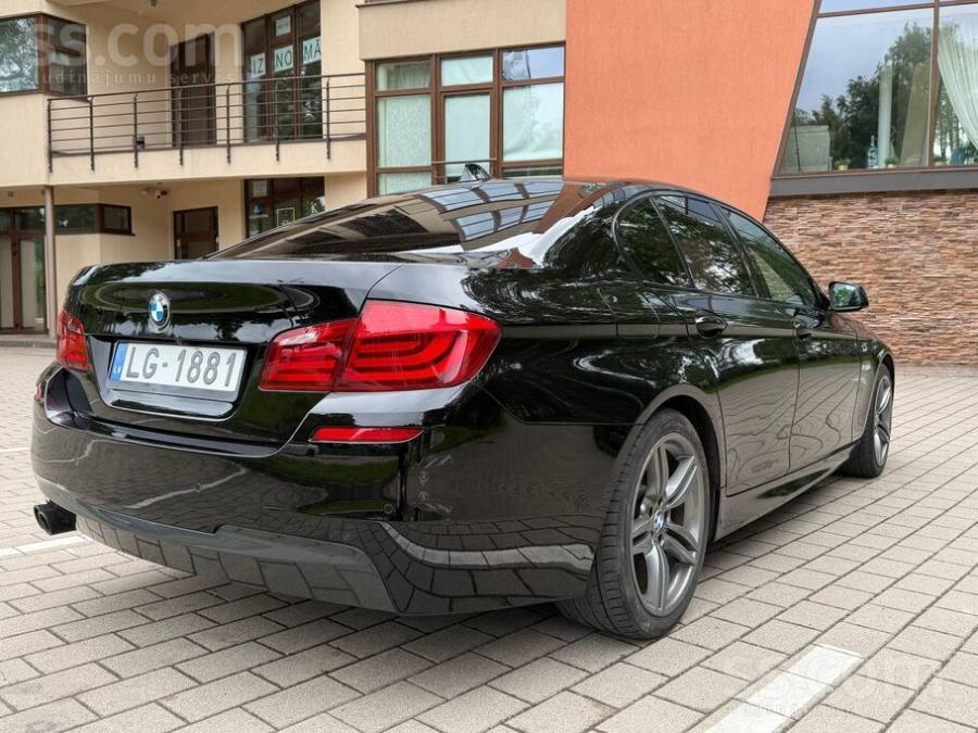 Black BMW 520 2012 in Riga, with an engine capacity of 2.00 L and mileage of 252 thousand km for 10300 €, photo 8 on AUTOMOTO.COM.LV