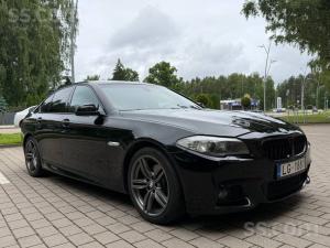 Black BMW 520 2012 in Riga, with an engine capacity of 2.00 L and mileage of 252 thousand km for 10300 €, photo 10 on AUTOMOTO.COM.LV