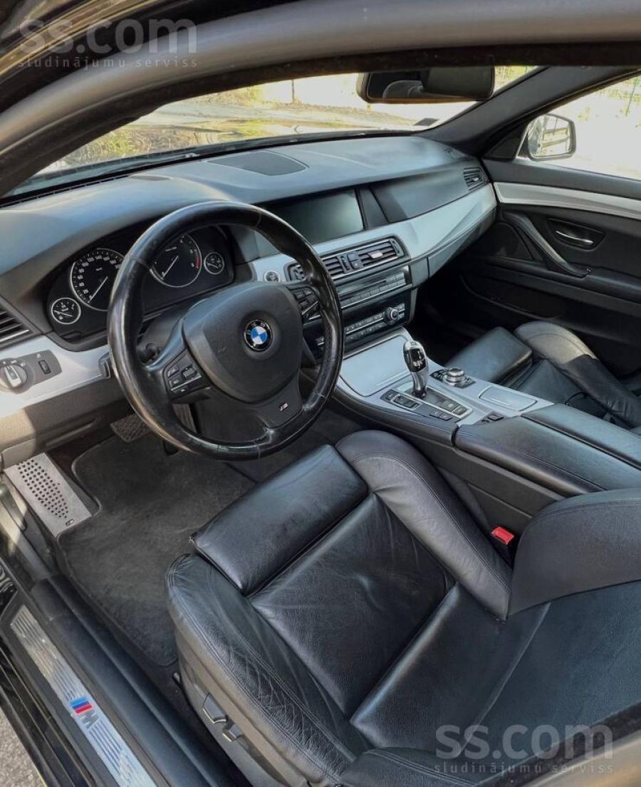 Black BMW 520 2012 in Riga, with an engine capacity of 2.00 L and mileage of 252 thousand km for 10300 €, photo 11 on AUTOMOTO.COM.LV